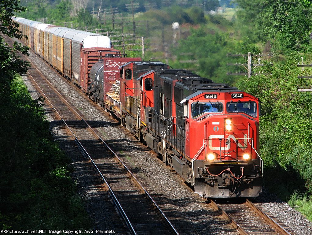 CN 5640 east at Mile 5.8 Strathroy Sub